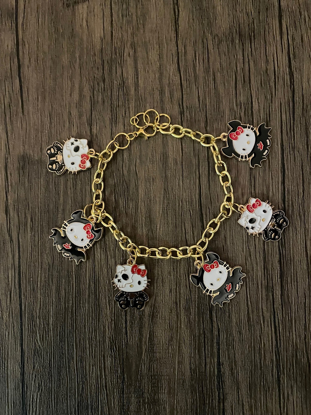 Hello Kitty Black Bat Halloween Charm Bracelet – saritabastone