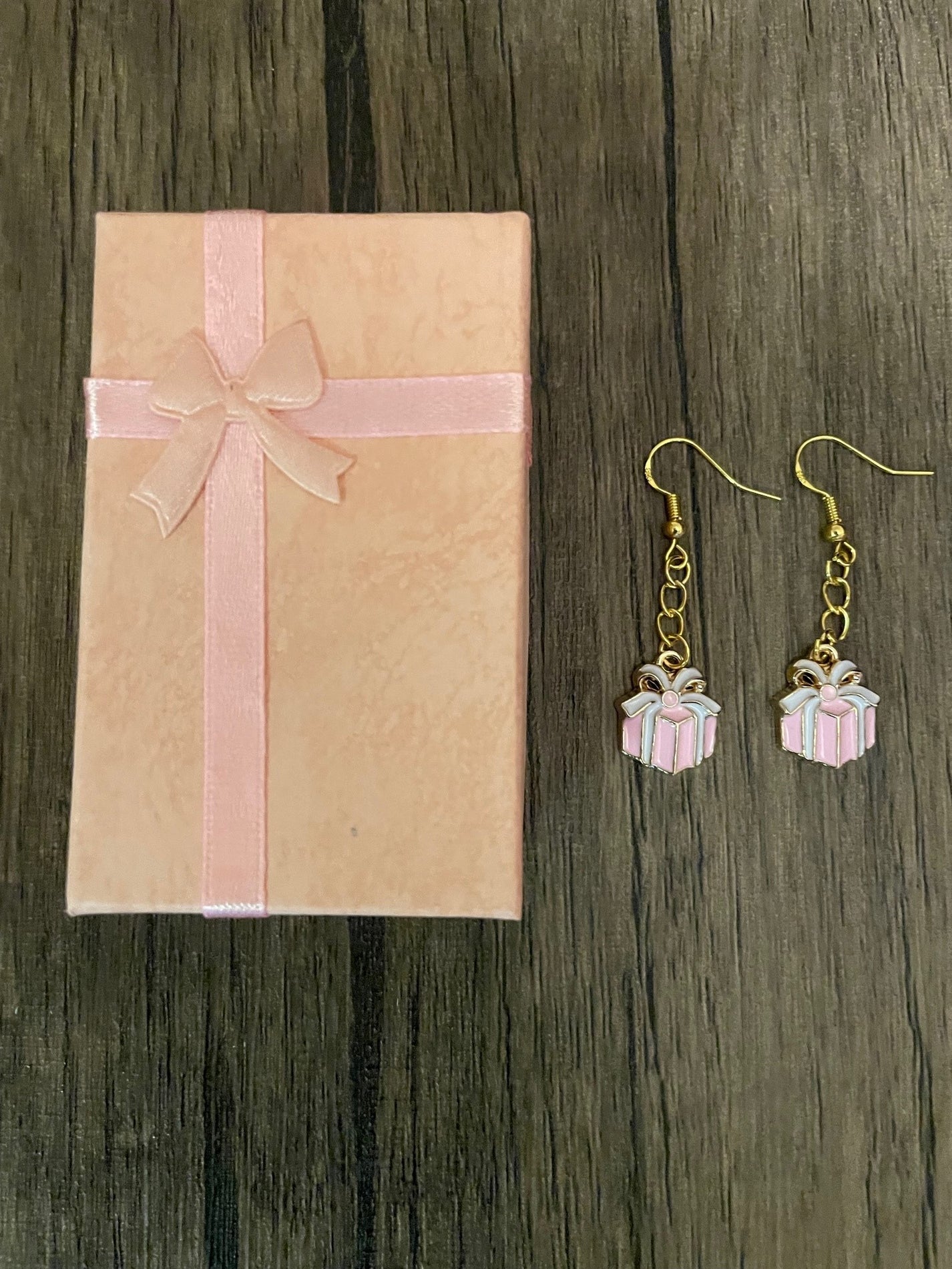 Pink Present Earrings with Gift Box – Sarita Bastone