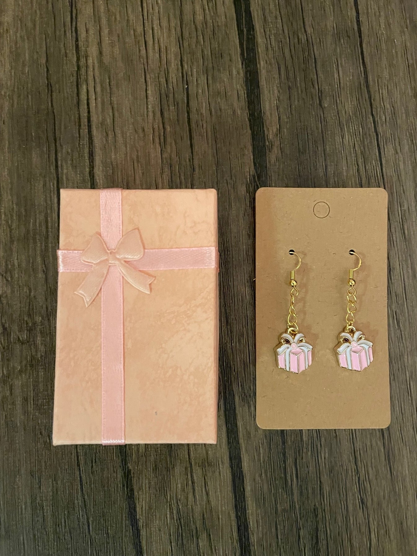 Pink Present Earrings with Gift Box – Sarita Bastone